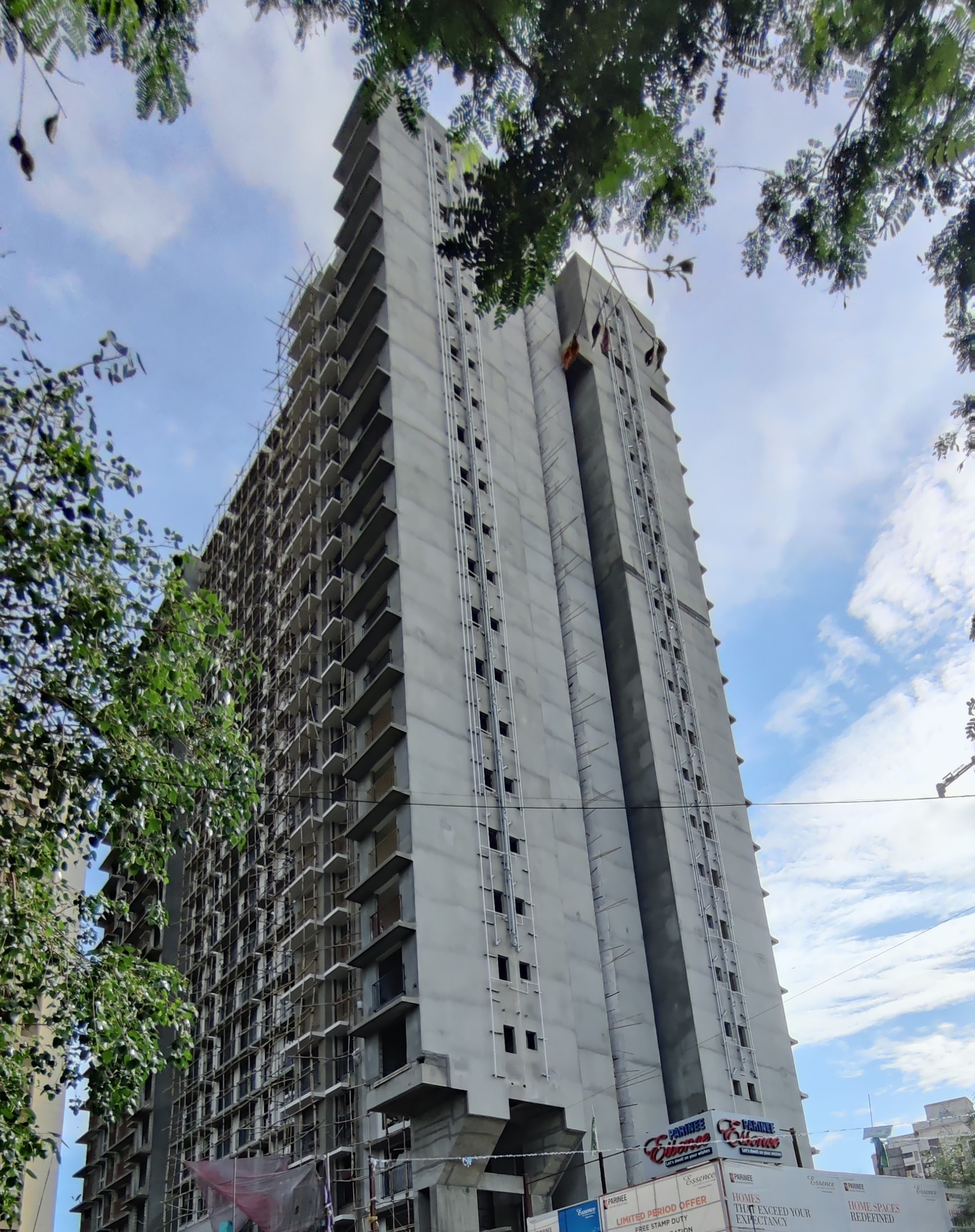 Parinee Essence | 1,2 & 3BHK Luxury Flat in Kandivali West Mumbai ...